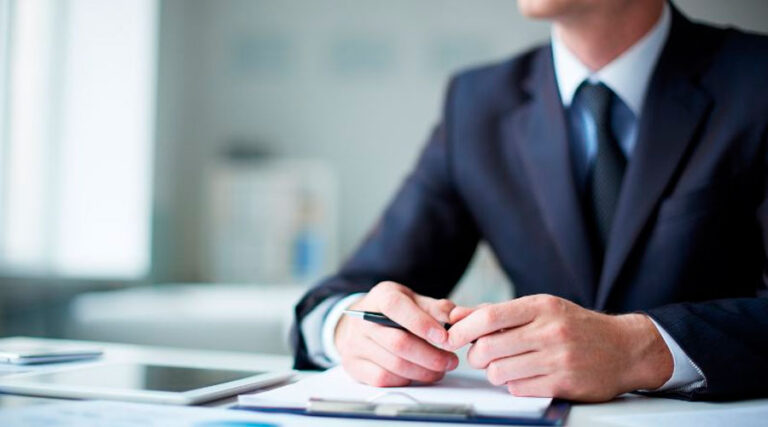 Qué hace un director comercial y sus funciones principales